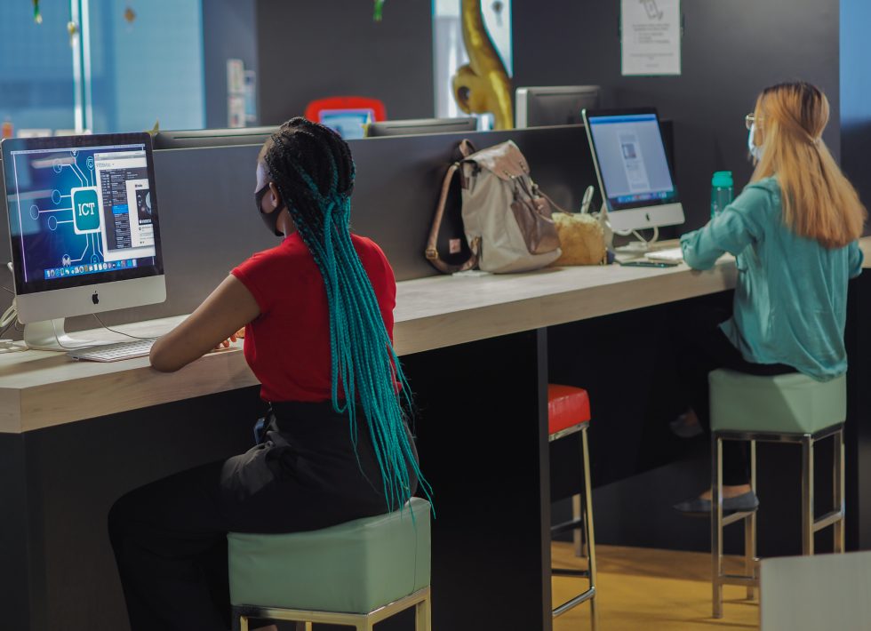 Computer Workstations - APU Library Website